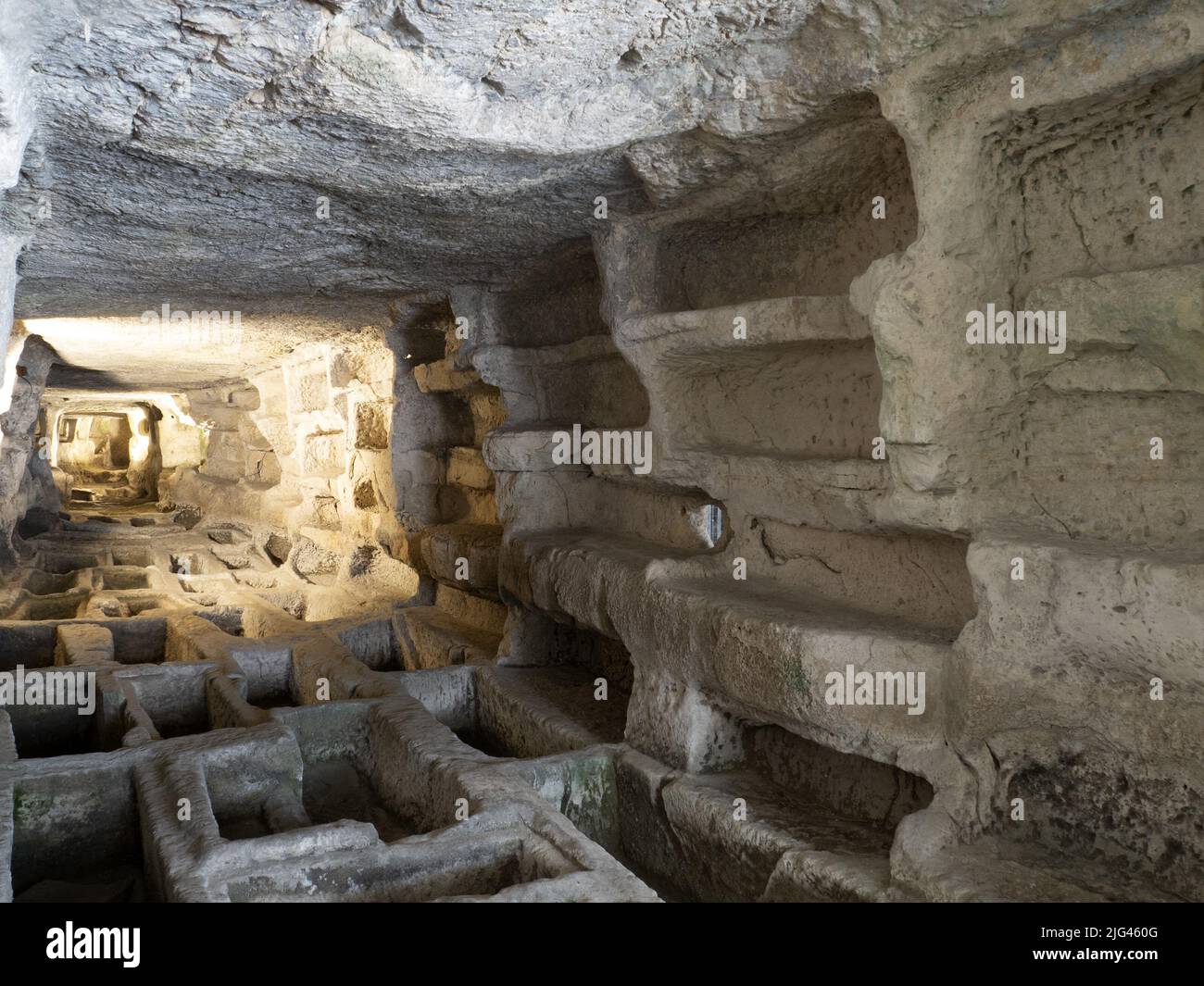 ancient cava d'ispica catacombs larderia cave sicily Stock Photo - Alamy