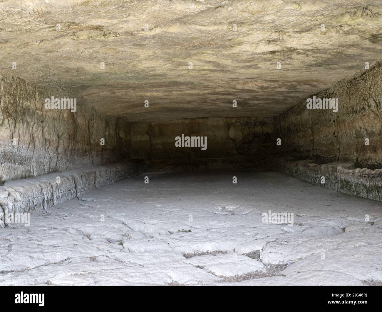 ancient cava d'ispica gymnasium sicily Stock Photo - Alamy