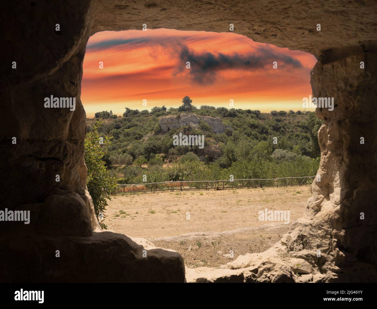 ancient cava d'ispica gymnasium sicily Stock Photo - Alamy