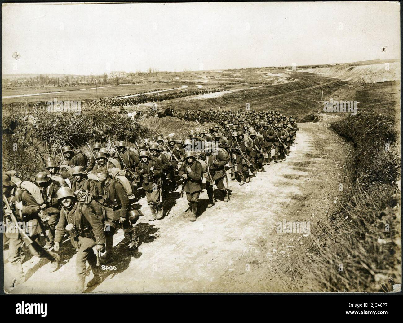 The big battle in the west. German columns on the advance to the combat ...