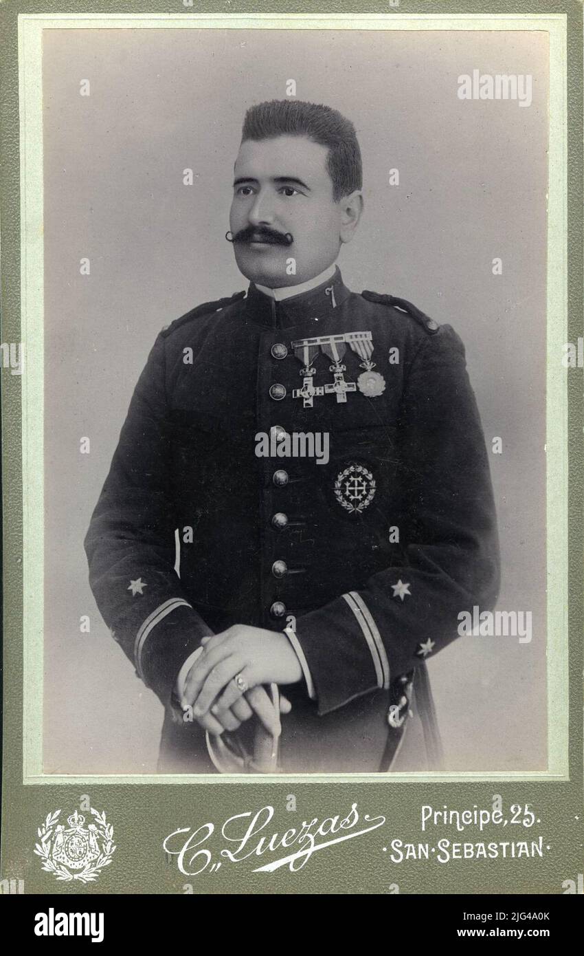 Photograph by Victor Ortiguela Carrillo, 1920. Characters: Hortigüela ...