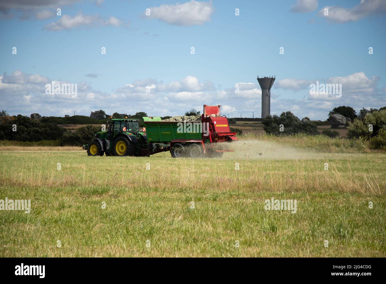 Spreading of green algae collected in Curnic Bay in a field in the ...