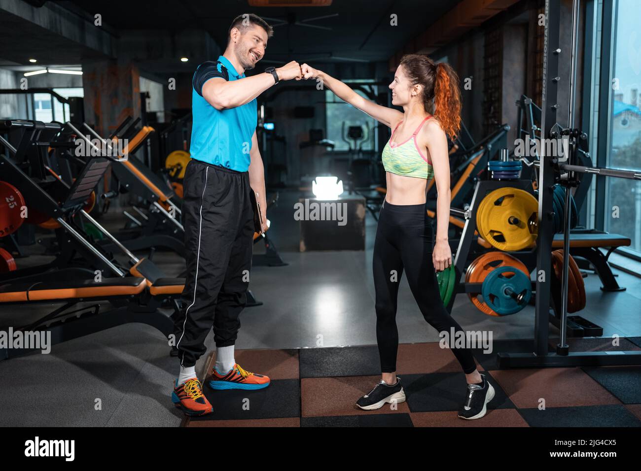 Personal trainer with client hi-res stock photography and images - Alamy