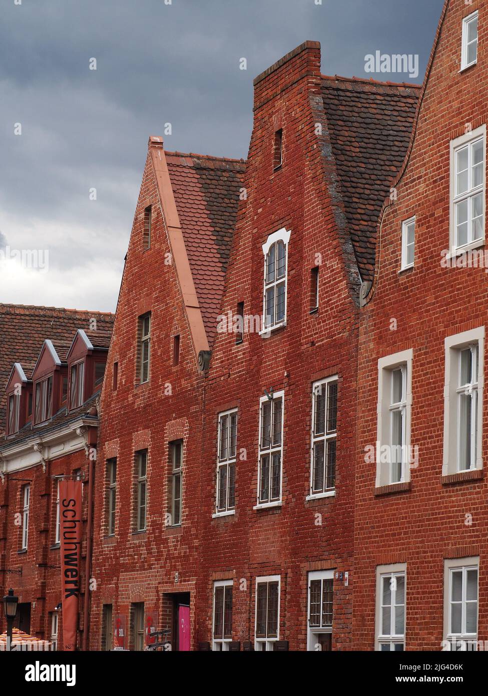 Quadrat hi-res stock photography and images - Alamy
