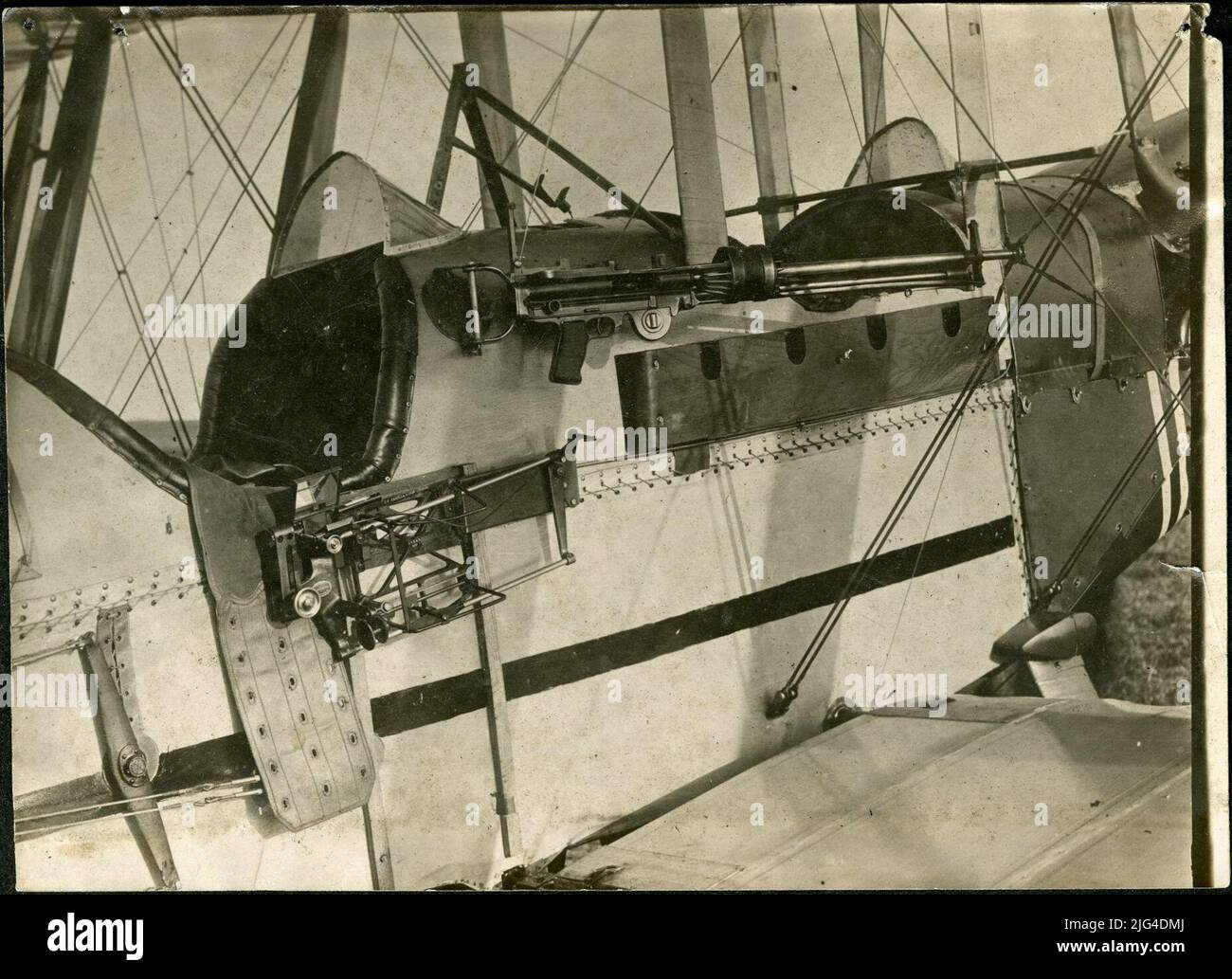 Ferris seat with built -in machine gun on a captured English large ...