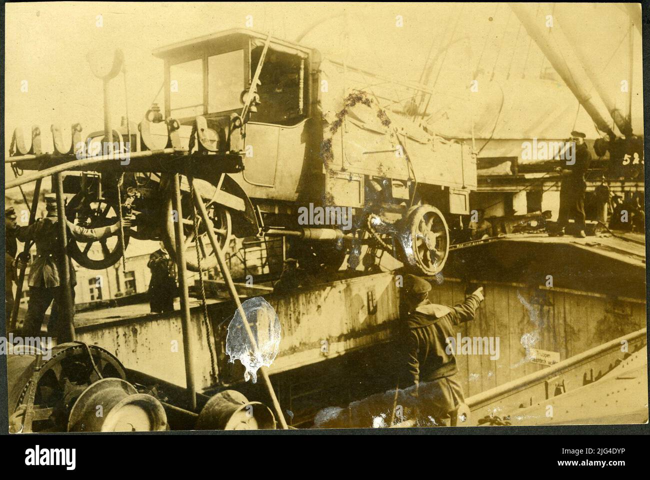 To occupy the island of Oesel. Discontinuation of the bagaga in front ...