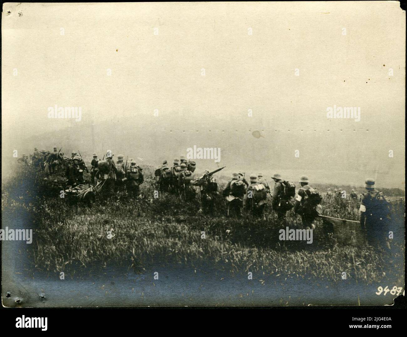 The battle on the women's path. Presal infantry against the heights ...