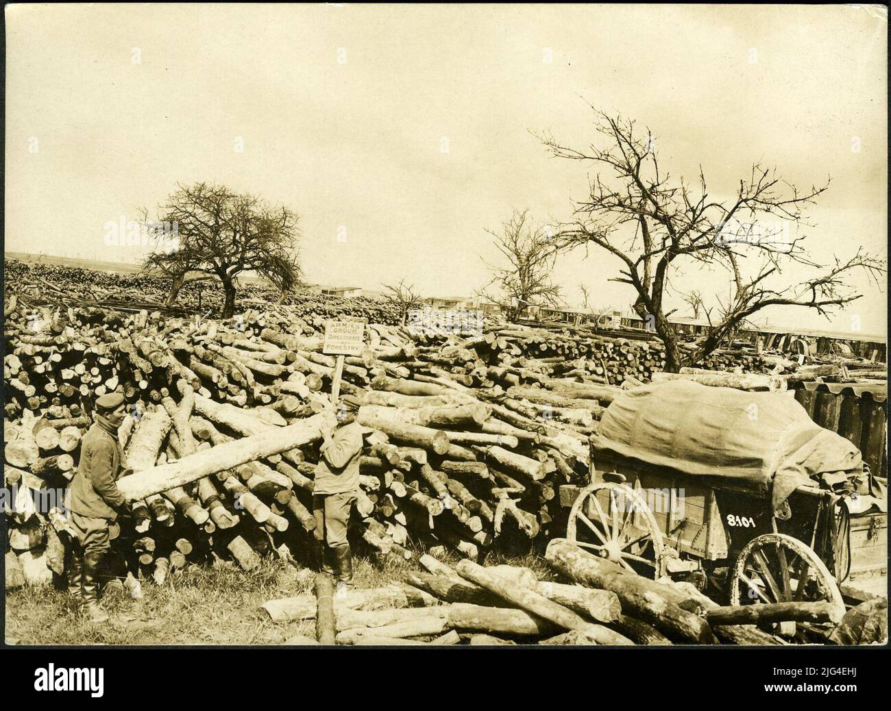 The big battle in the west. Captured wooden bearing of an engl. Pioneer ...