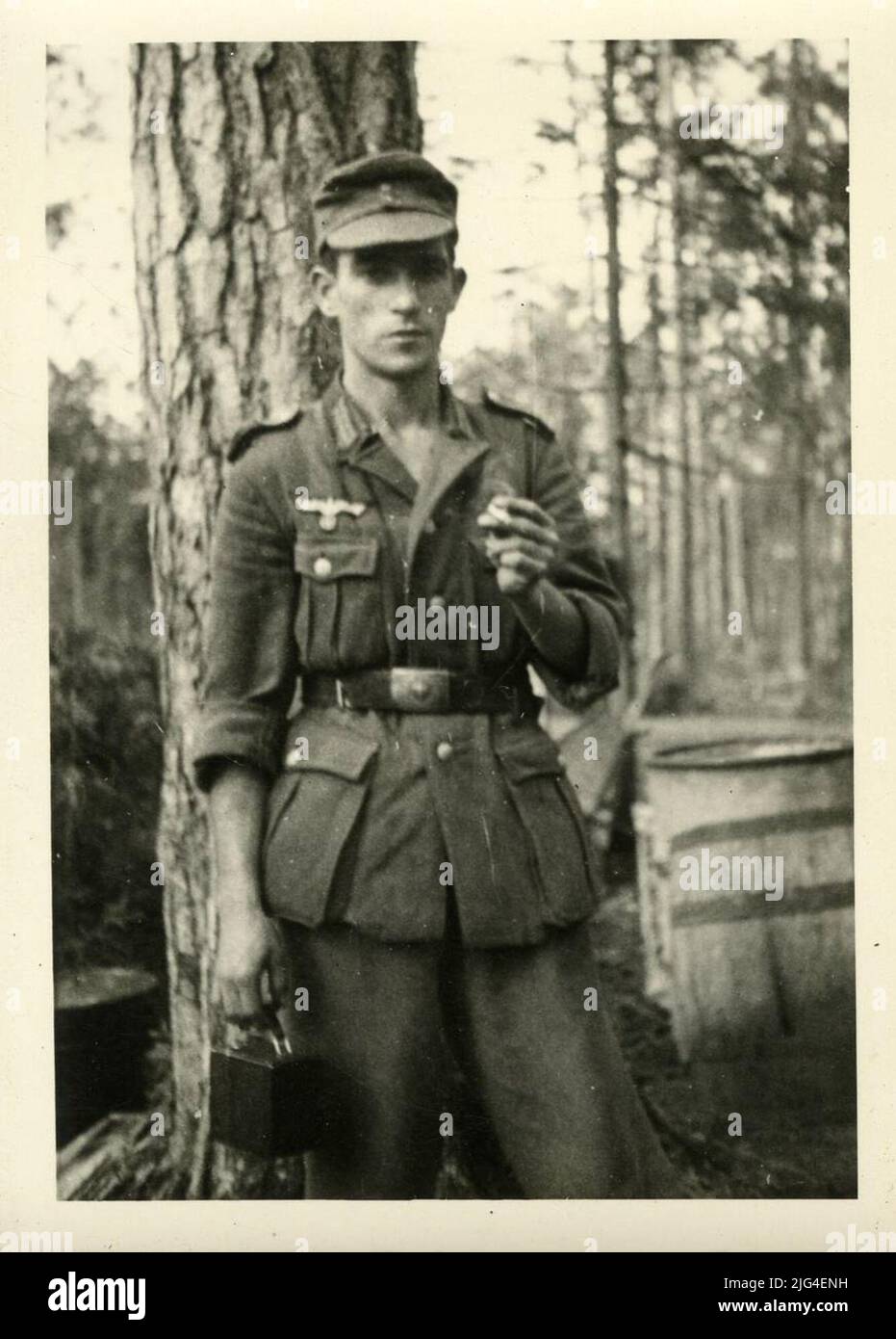 Divisionario. Leningrad Front Portrait of soldier with the camera in ...