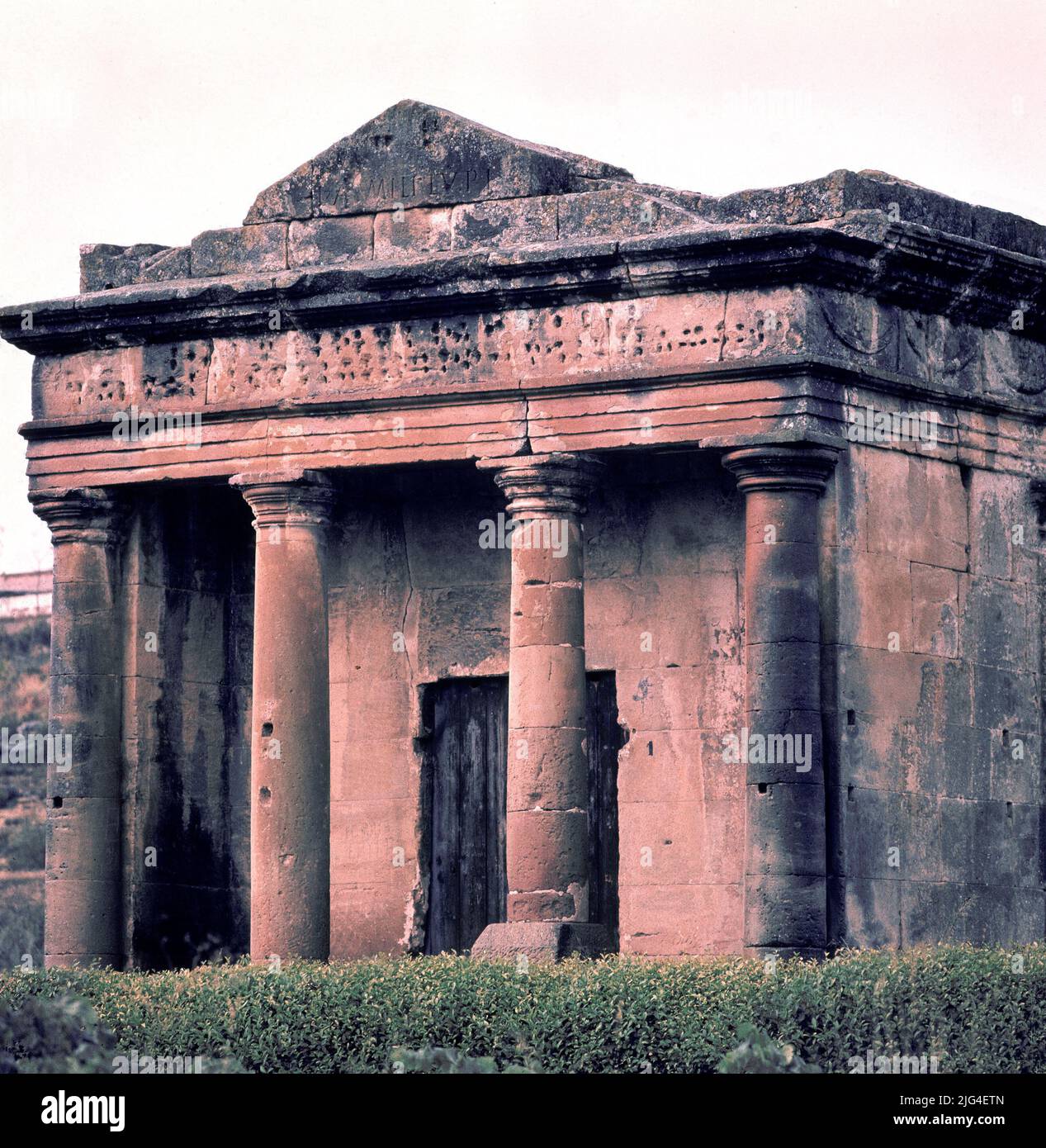 MAUSOLEO DE FABARA O DE LUCIO EMILIO LUPO - SEPULCRO ROMANO - SIGLOS II ...