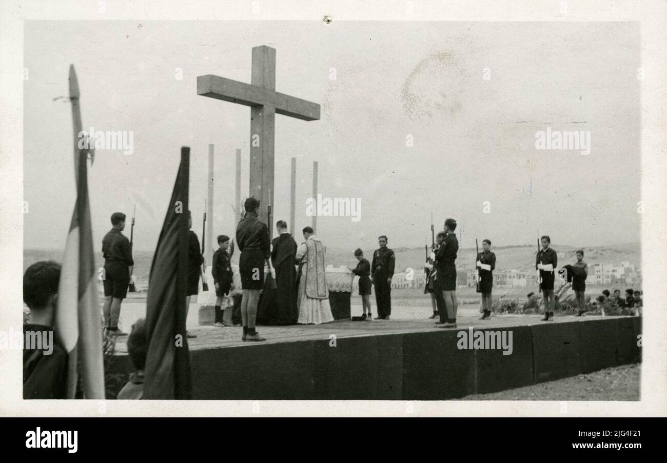 Falangist campaign mass photography, 1938. Campaign Mass of a Falangist ...
