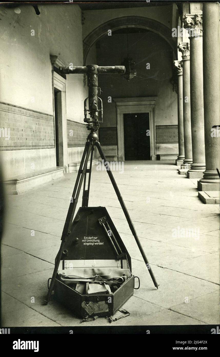 German telemeter photography (Zeiss), 1919. Photography of a German ...