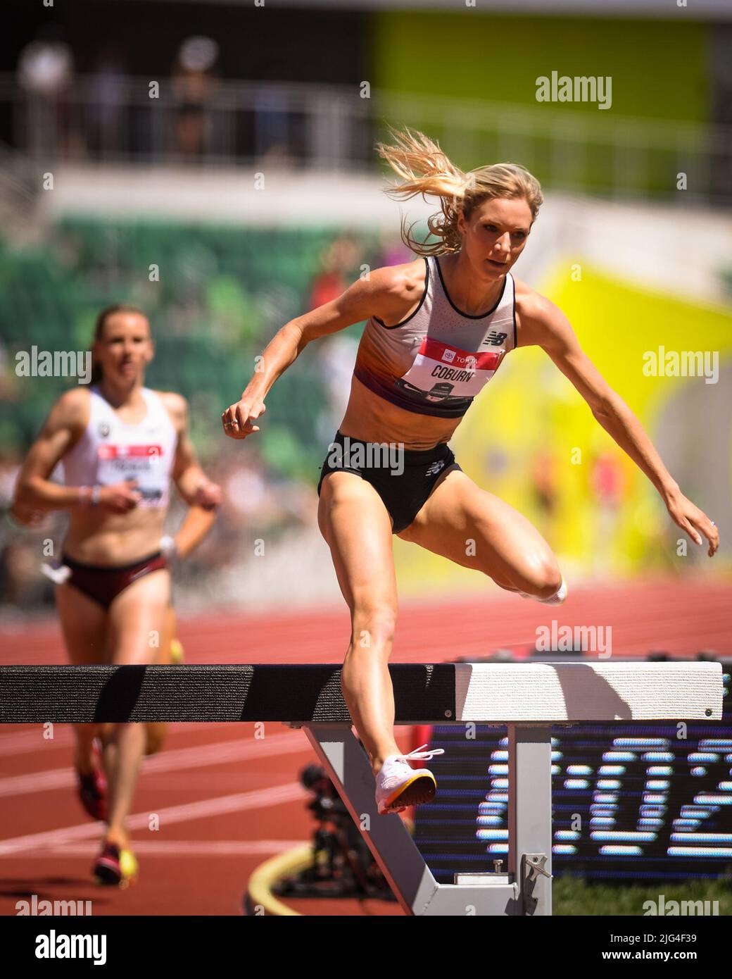 Eugene, United States. 26th June, 2022. Emma Coburn leads the pack ...