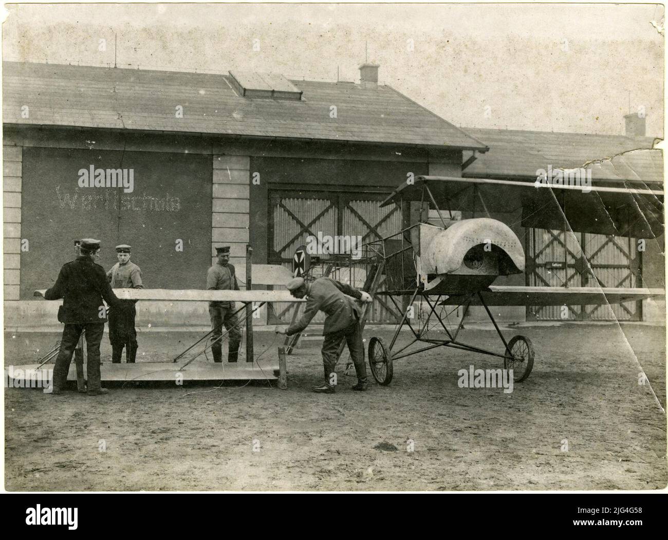 Assembly of a Fokker bplan before the Ascension Stock Photo - Alamy