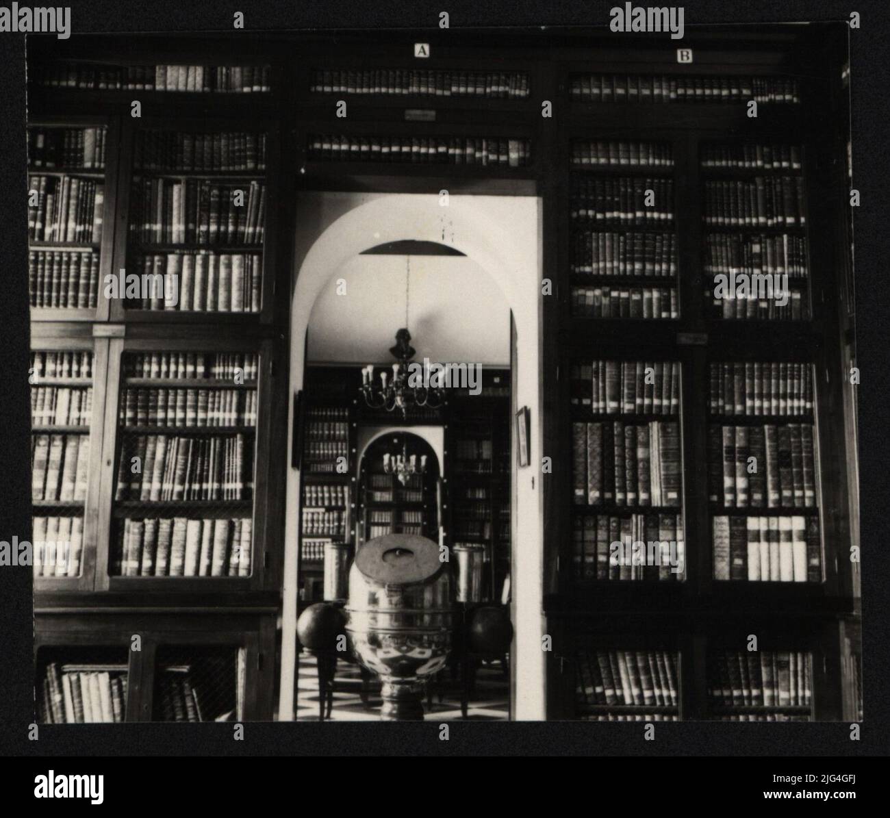 [San Fernando Marina Observatory Library] Stock Photo - Alamy