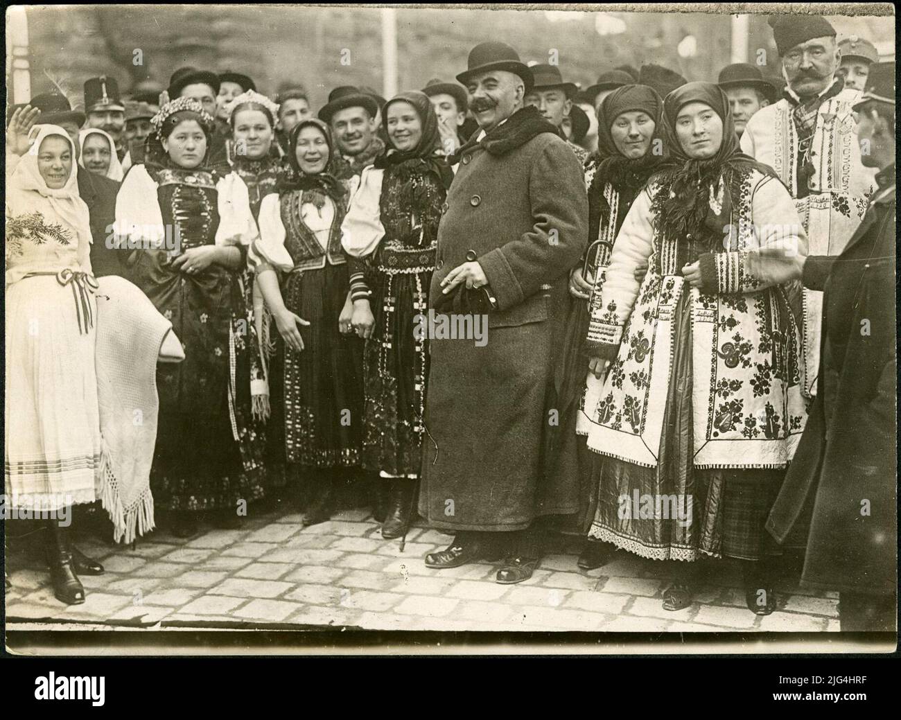On the royal crowning of Budapest: guys from Transylvania who came to ...