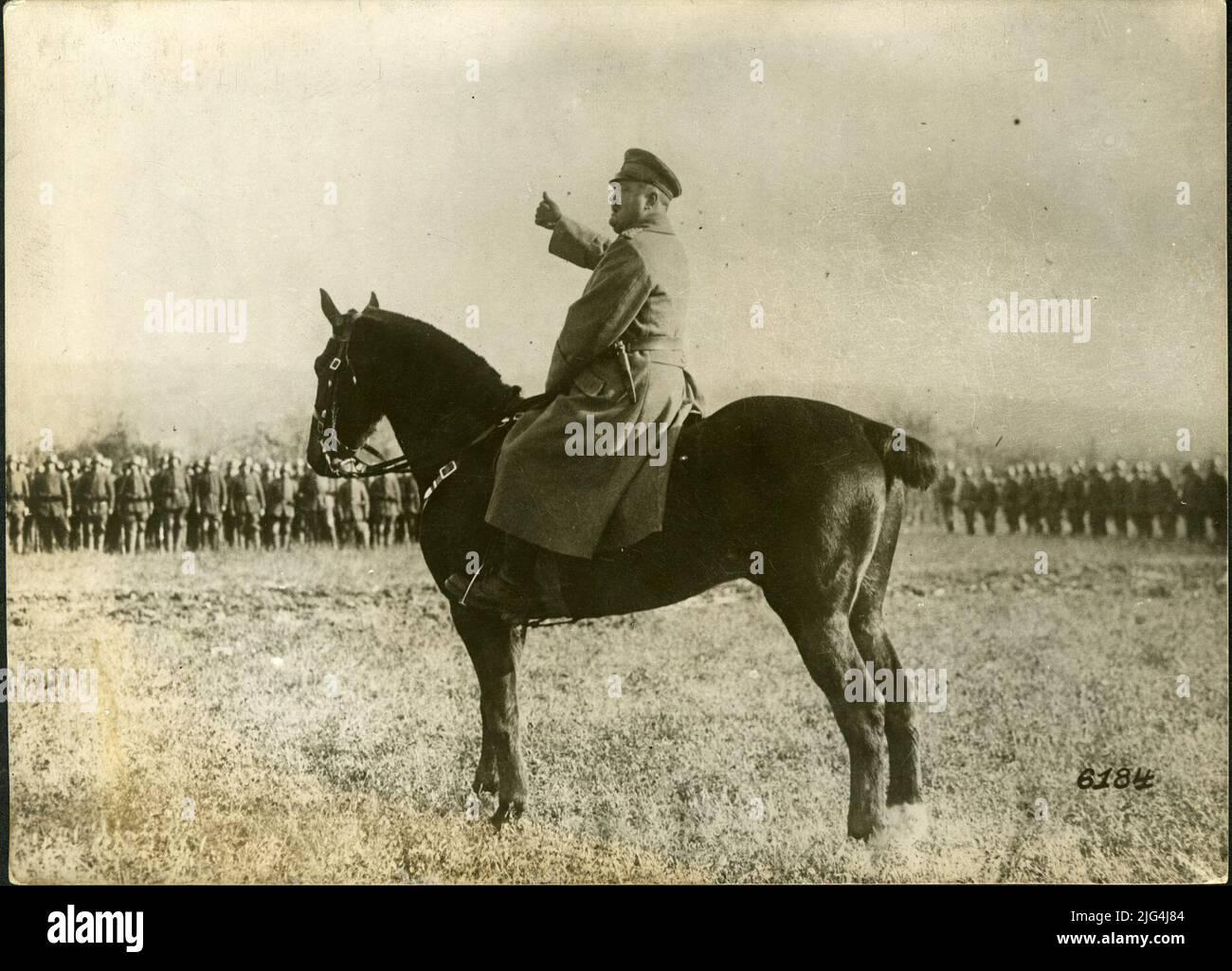 On the Piavefront. General Lequis in a speech to the troops of his ...
