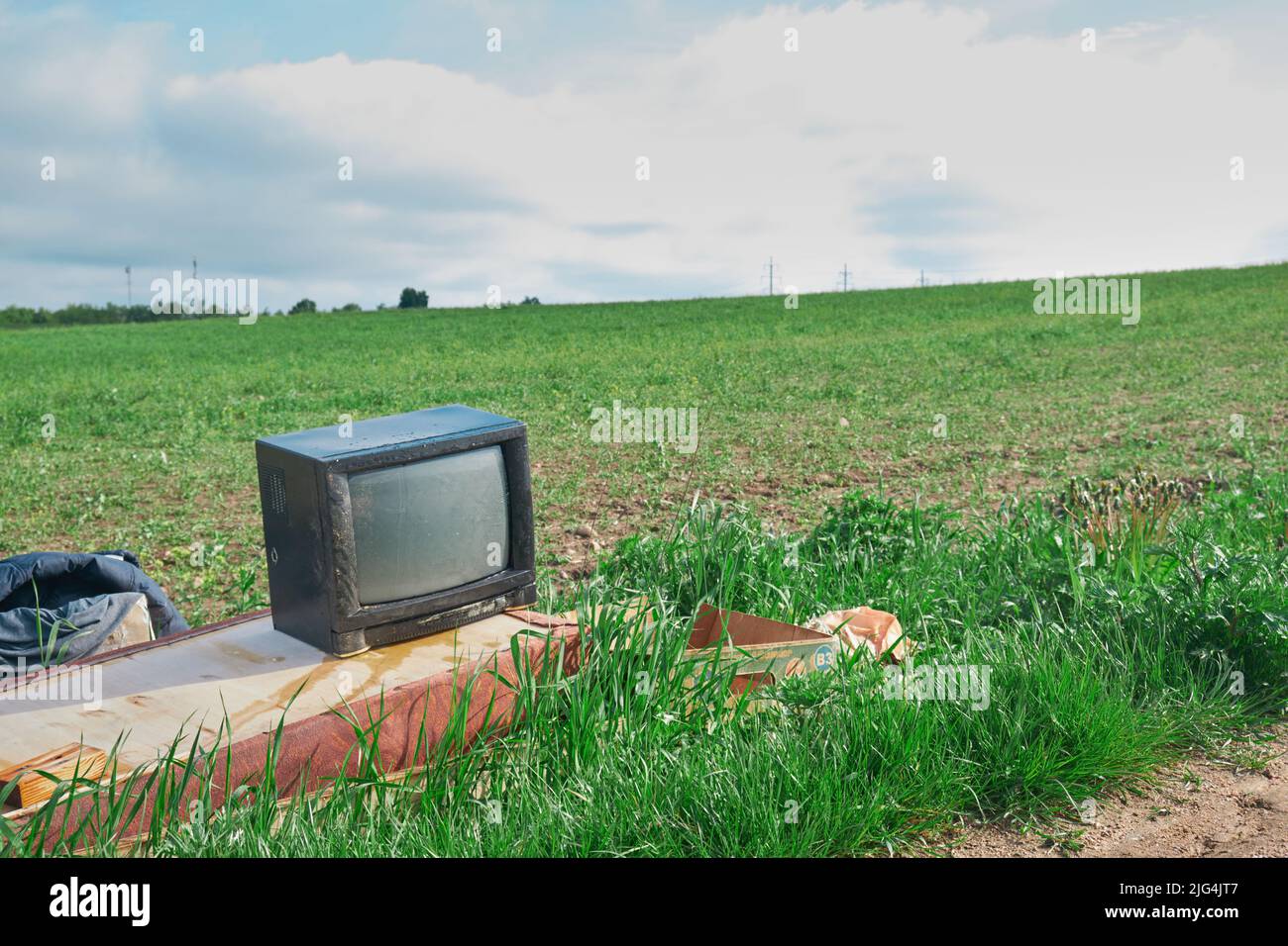 Green screen broken old tv hi-res stock photography and images - Alamy
