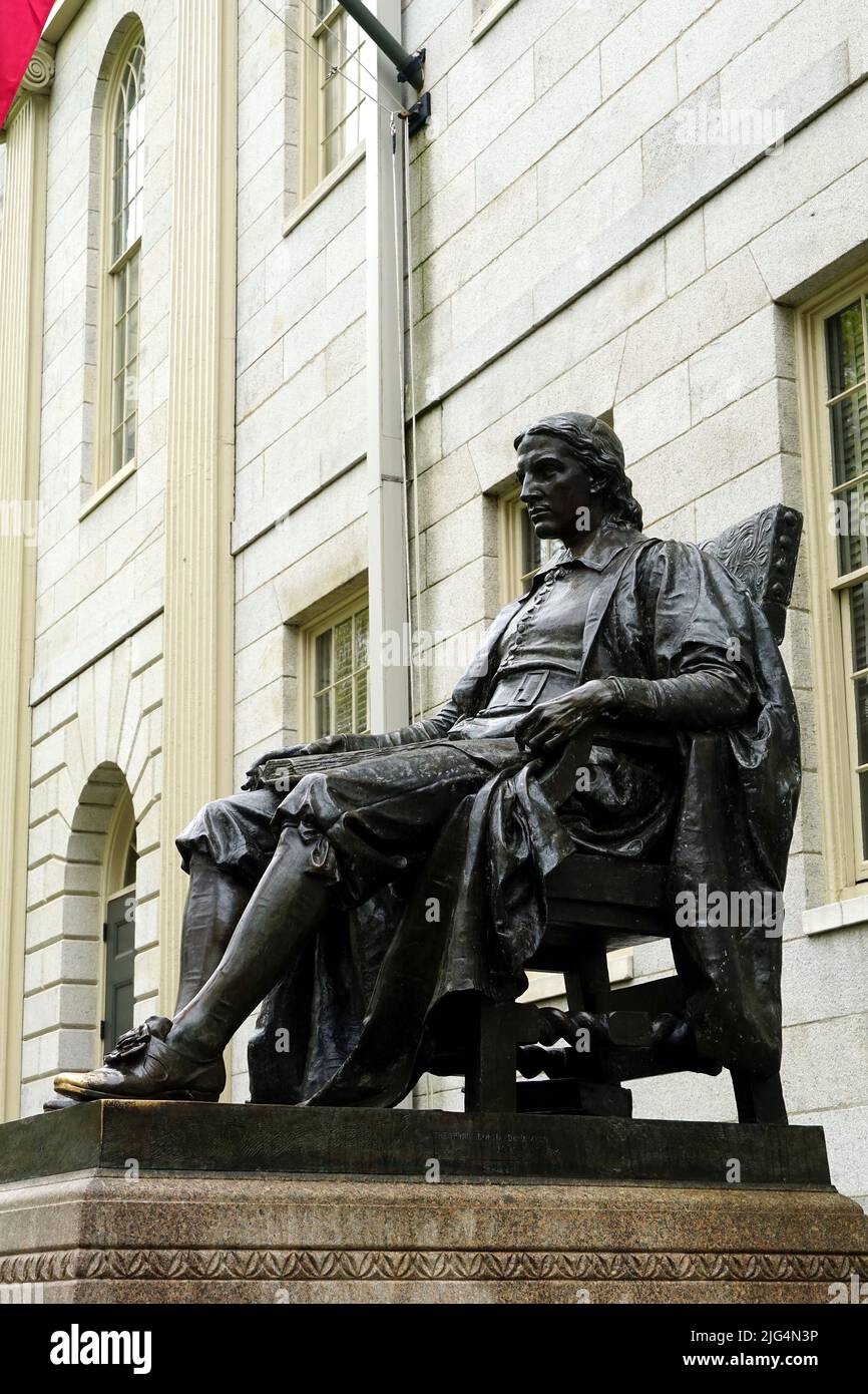 John Harvard statue (1884 - Daniel Chester French - sculptor), Harvard ...