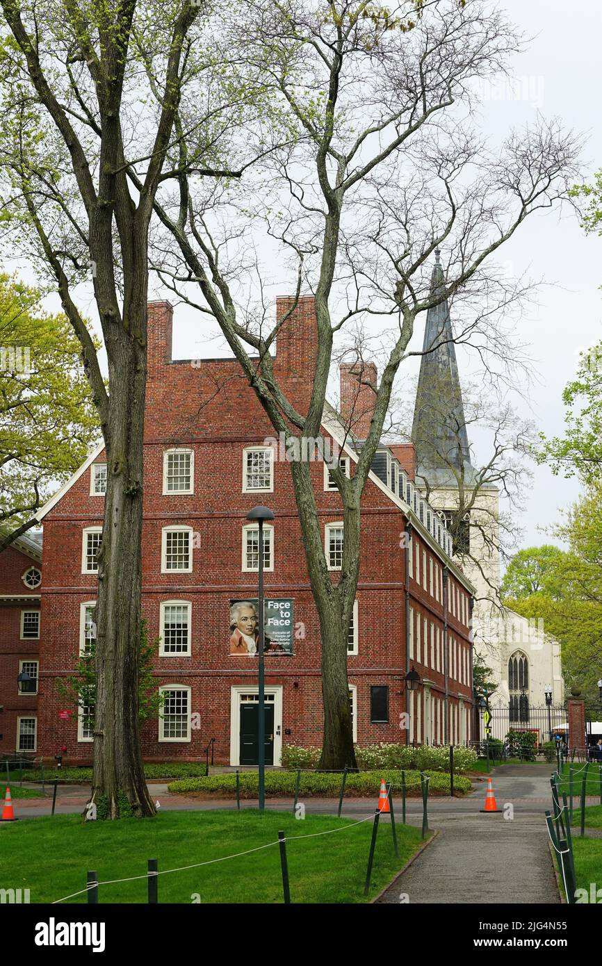 Massachusetts hall harvard university hi-res stock photography and ...