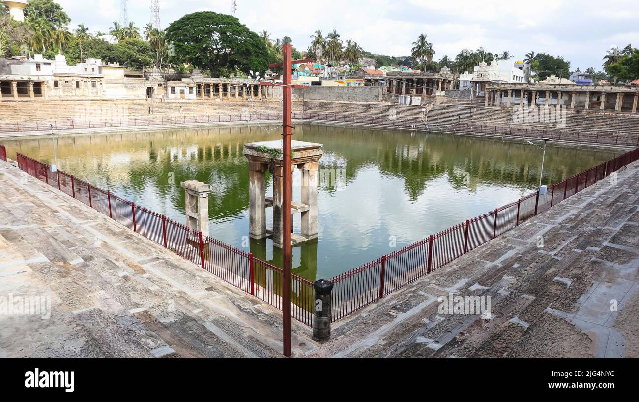 Melukote pushkarni hi-res stock photography and images - Alamy