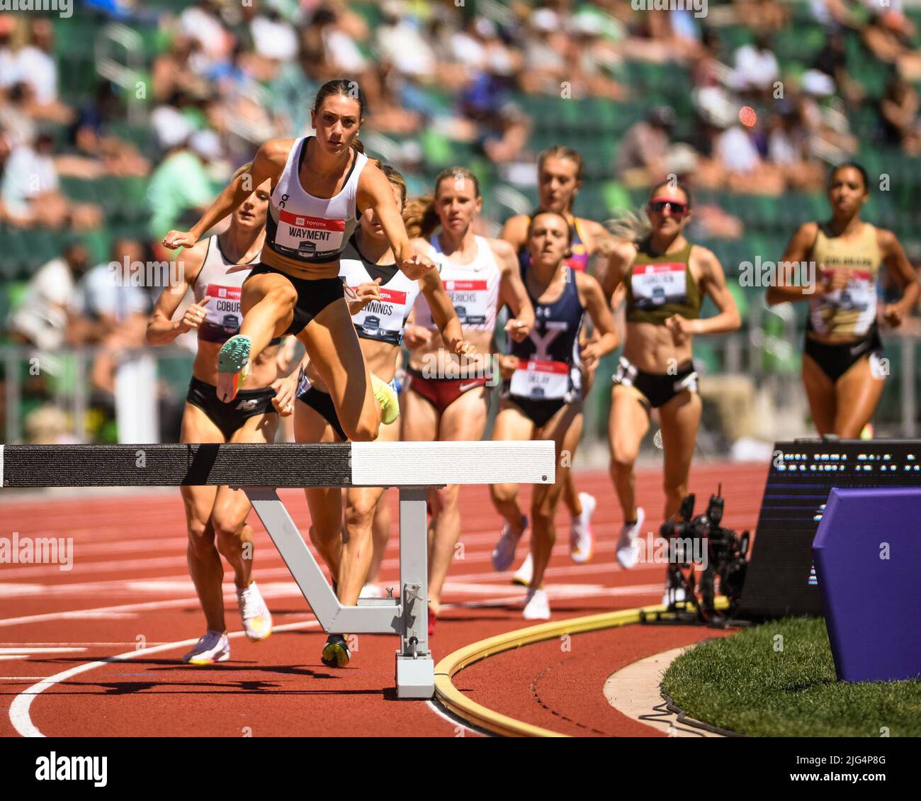 Courtney Wayment leads the pack through the sixth lap of the women’s ...