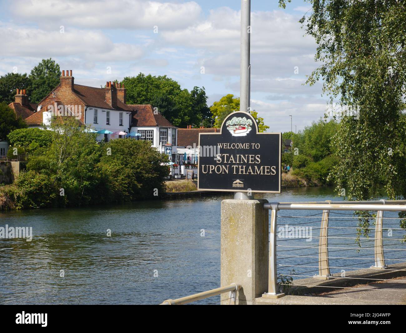 Staines in surrey hi-res stock photography and images - Alamy