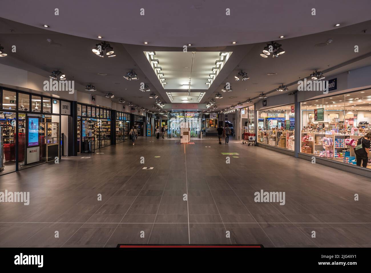 Schmiede, Luxembourg, 07 27 2020 - Corridor of a luxury shopping mall ...