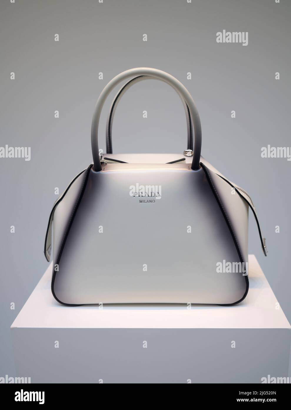 Boutique prada hi-res stock photography and images - Alamy