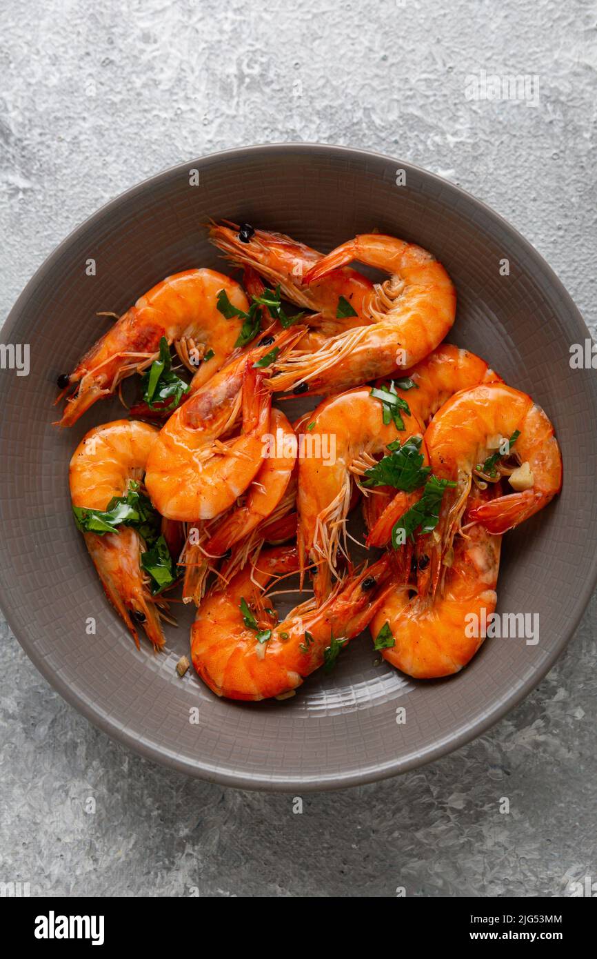 Prawns in bowl hi-res stock photography and images - Alamy