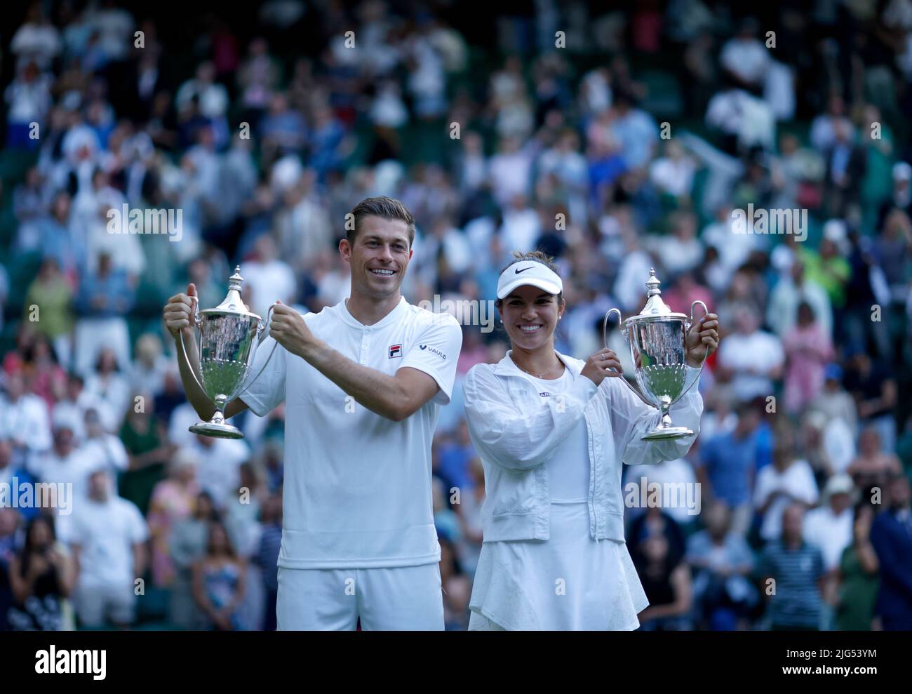 Wimbledon 2022 mixed doubles final hi-res stock photography and images ...