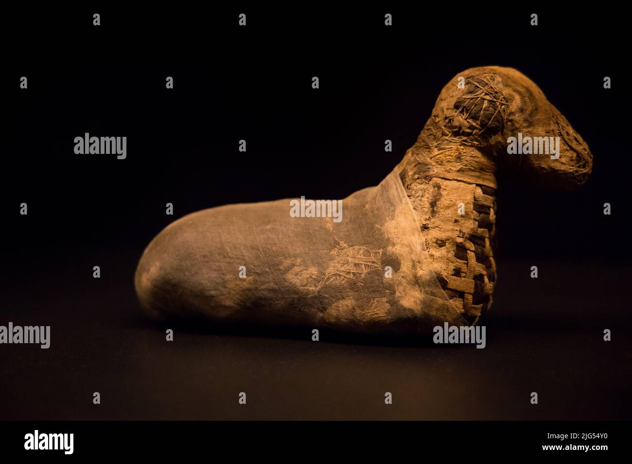 Grave lamb hi-res stock photography and images - Alamy