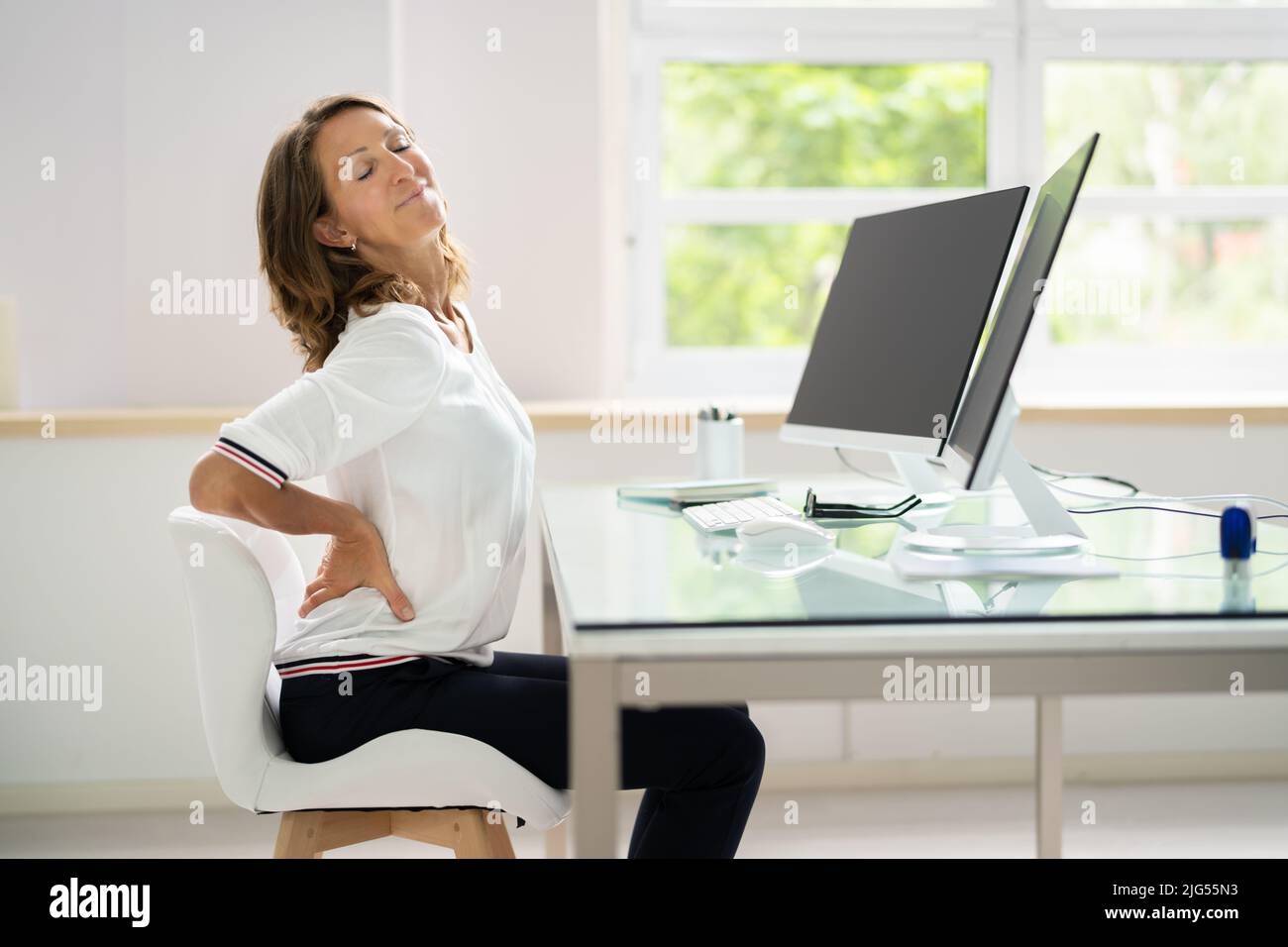 Body posture hi-res stock photography and images - Alamy