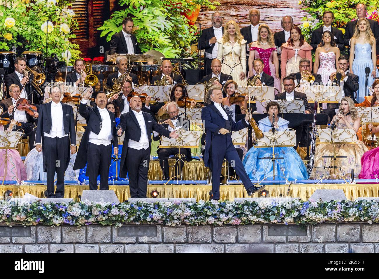 2022-07-07 21:17:13 MAASTRICHT - Violinist Andre Rieu during a concert ...