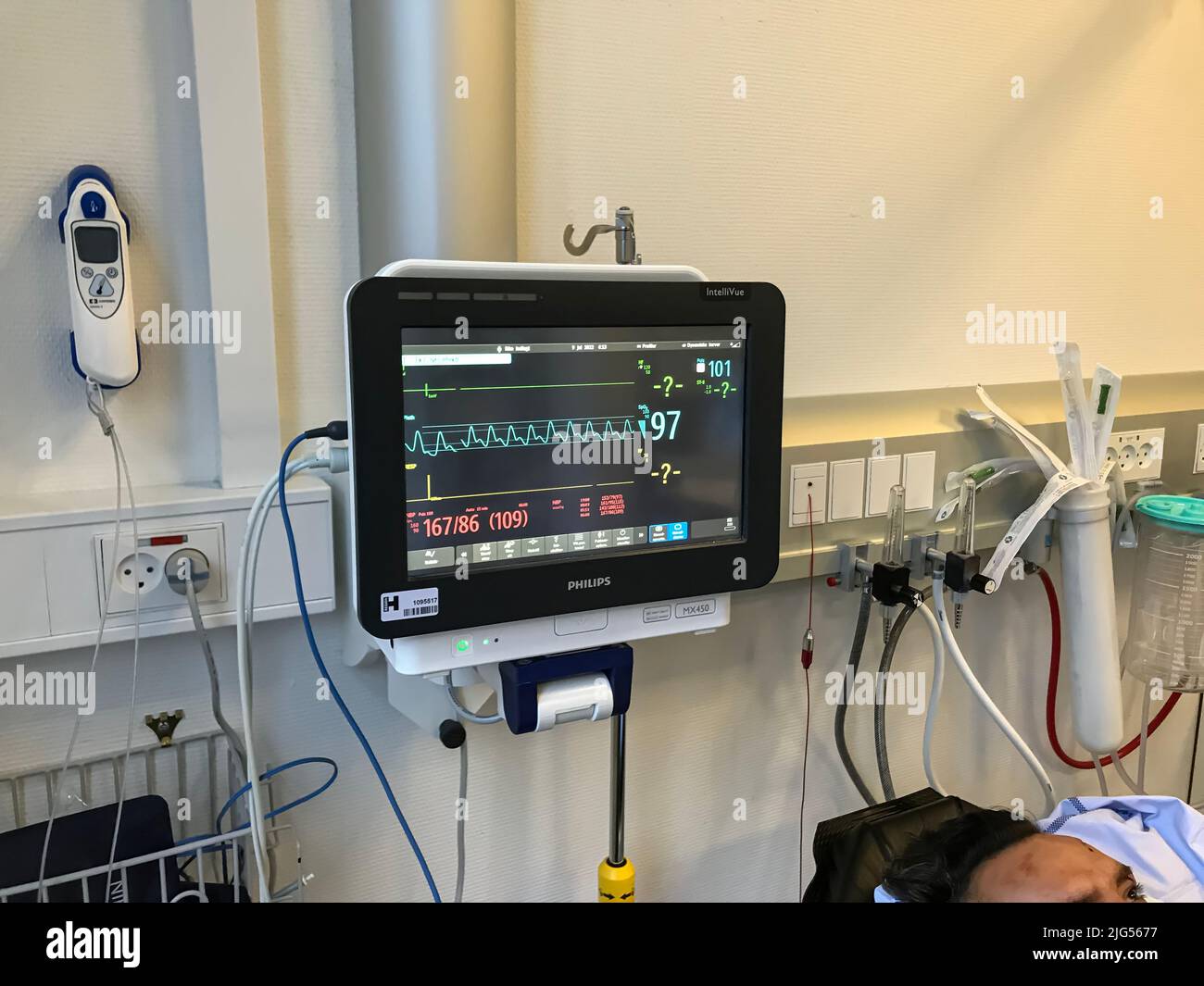 Patient monitoring and surveillance in critical care in a hospital ...