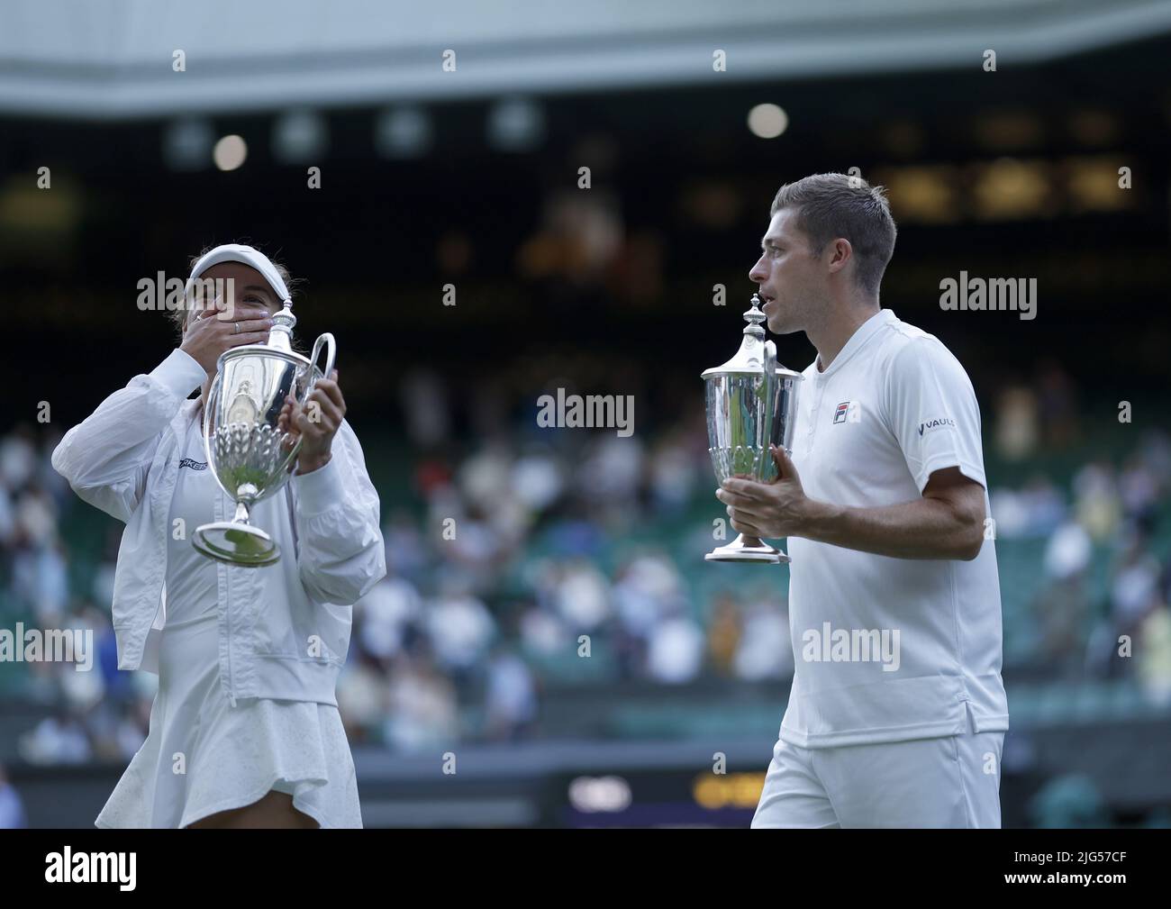 Wimbledon 2022 mixed doubles final hi-res stock photography and images ...