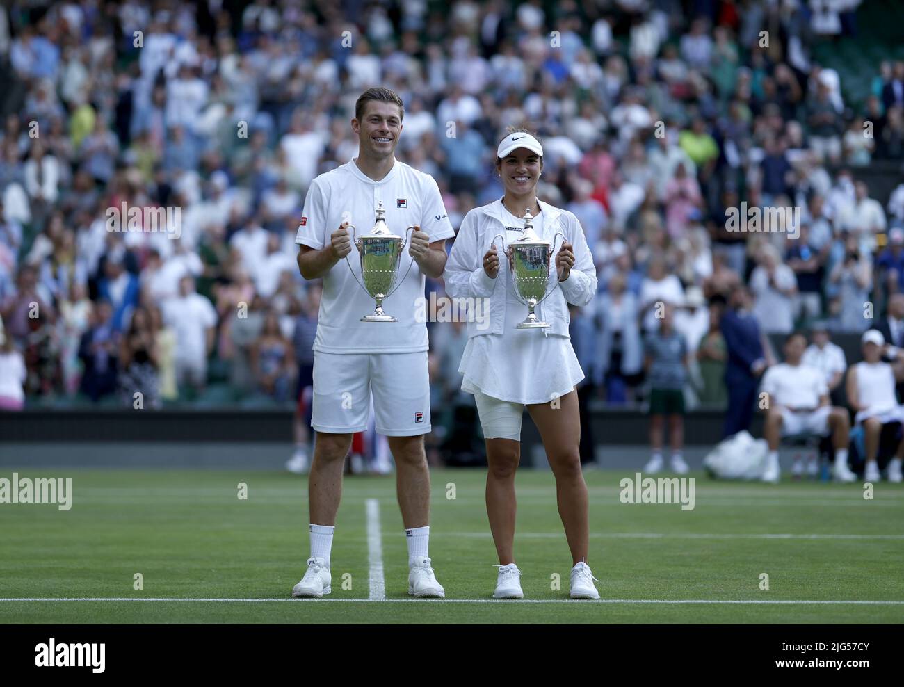 Wimbledon 2022 mixed doubles final hi-res stock photography and images ...