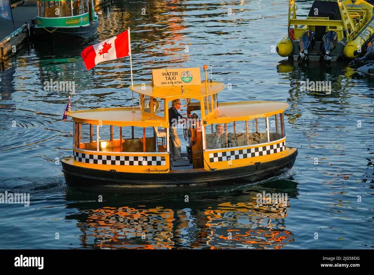 Victoria harbour water taxi ferry hi-res stock photography and images ...