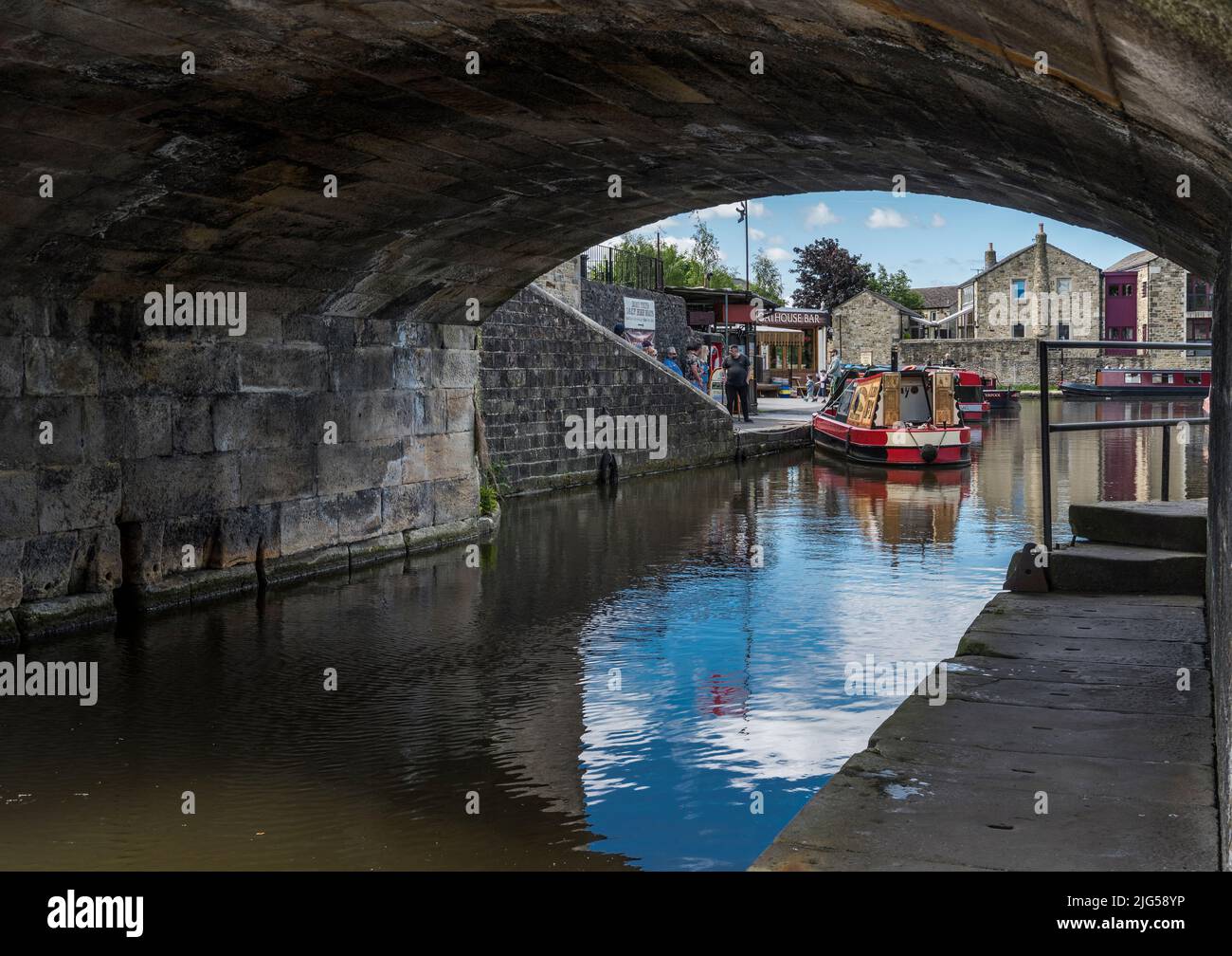 Narrow boats on the Leeds-Liverpool Canal - Springs Branch Canal at the ...