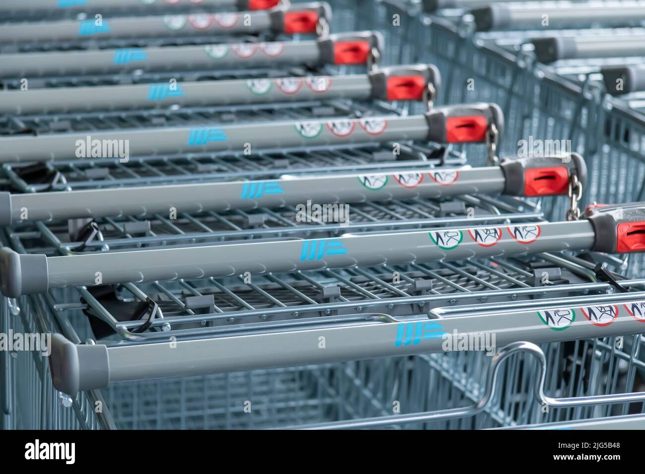 Aldi supermarket shopping carts Stock Photo - Alamy
