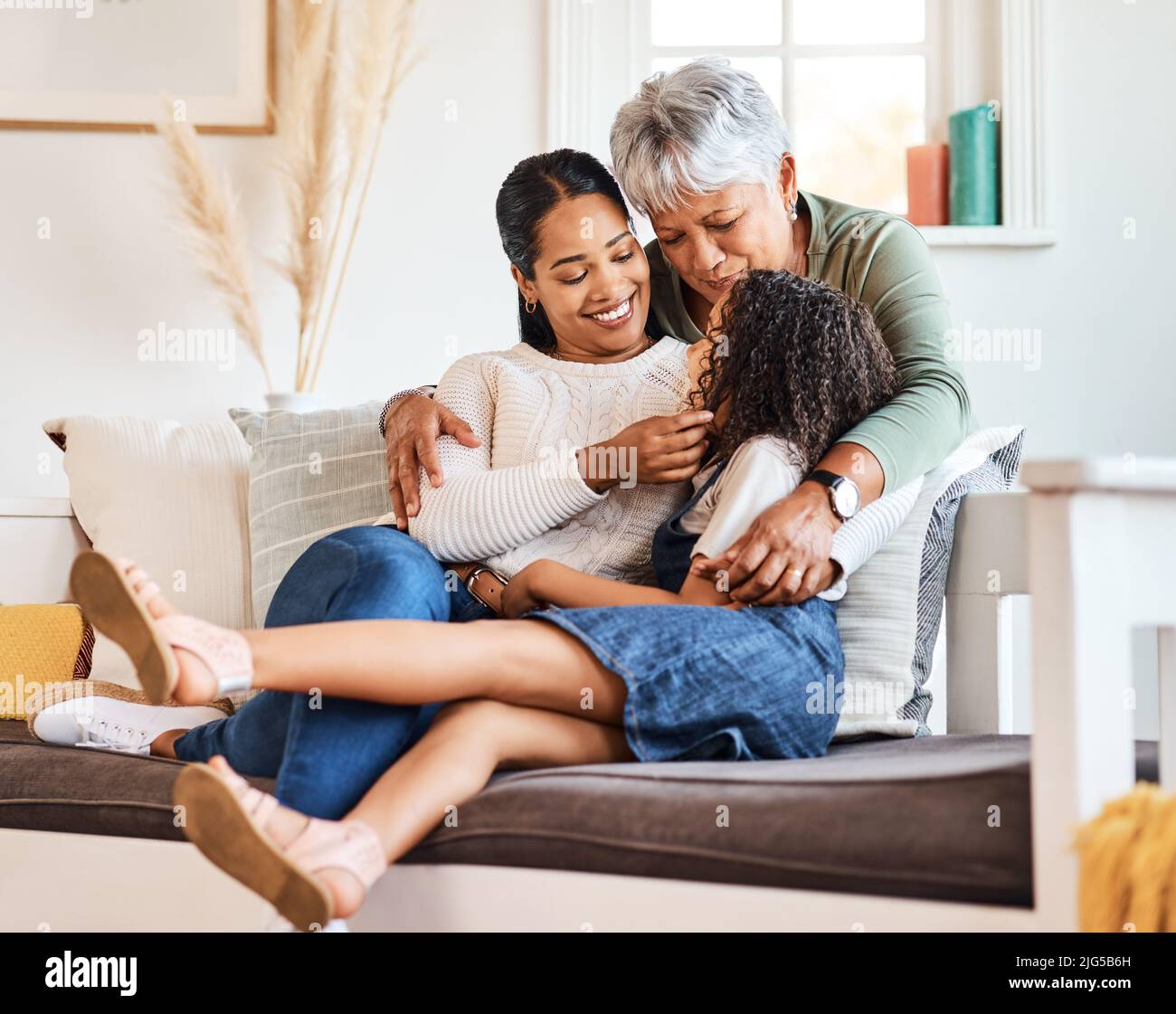 Grandmother grandchild daughter hi-res stock photography and images - Alamy