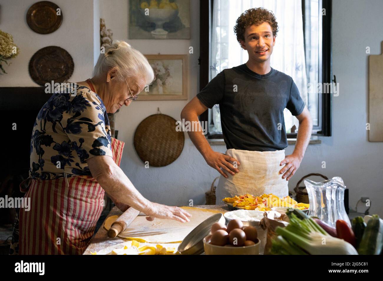 LOVE & GELATO, (aka LOVE AND GELATO), from left: Giusi Merli, Tobia De ...