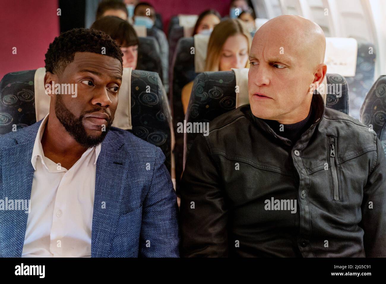 THE MAN FROM TORONTO, from left: Kevin Hart, Woody Harrelson, 2022. ph ...