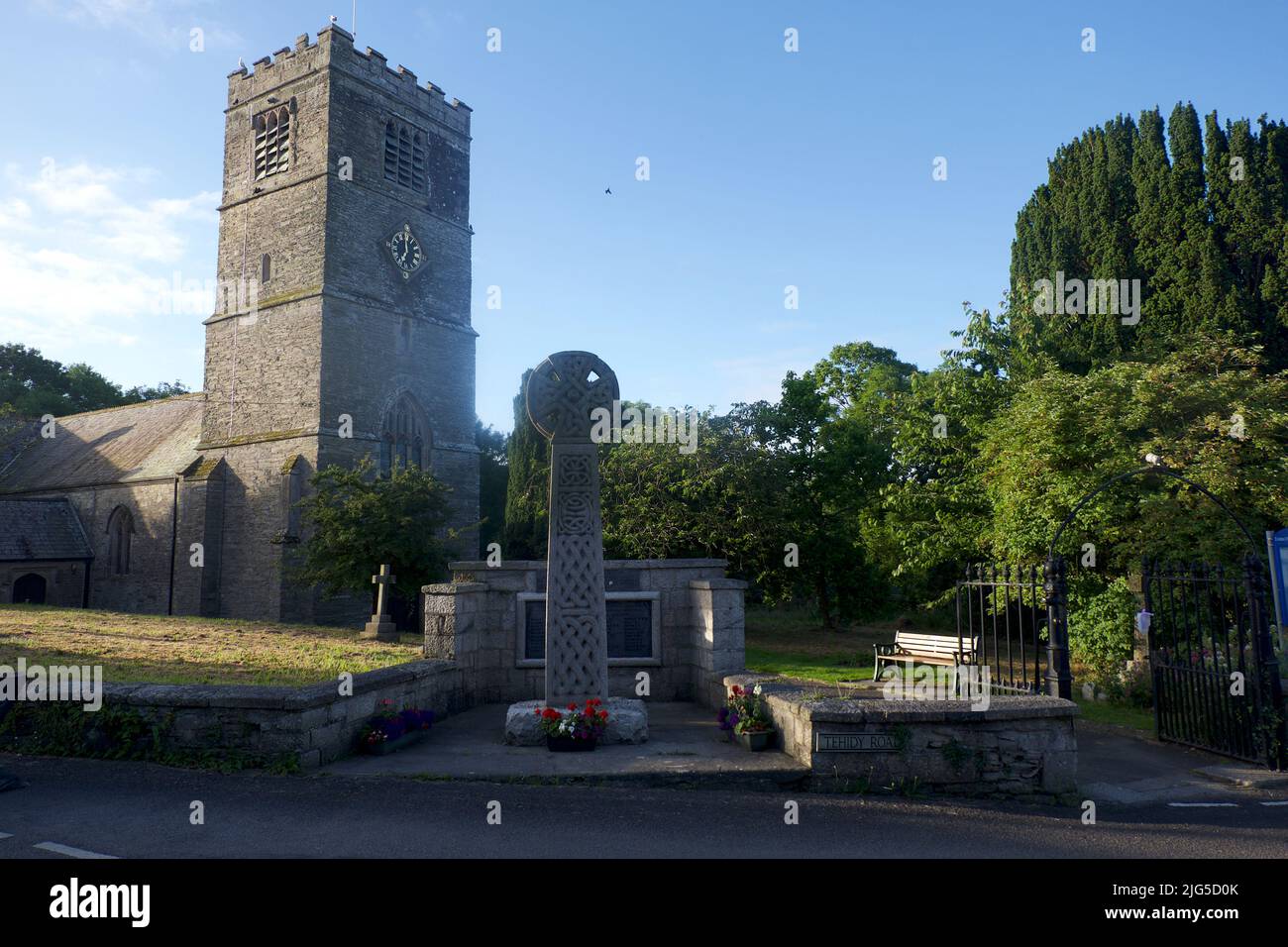 TYWARDREATH Cornwall England 06 07 2022 TYWARDREATH CHURCH Stock Photo ...