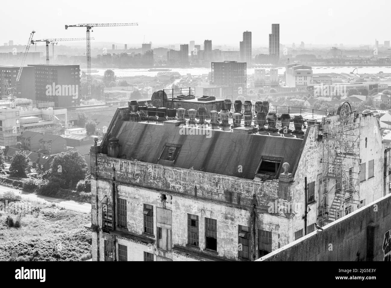 Millenium mills rooftop view Black and White Stock Photos & Images - Alamy