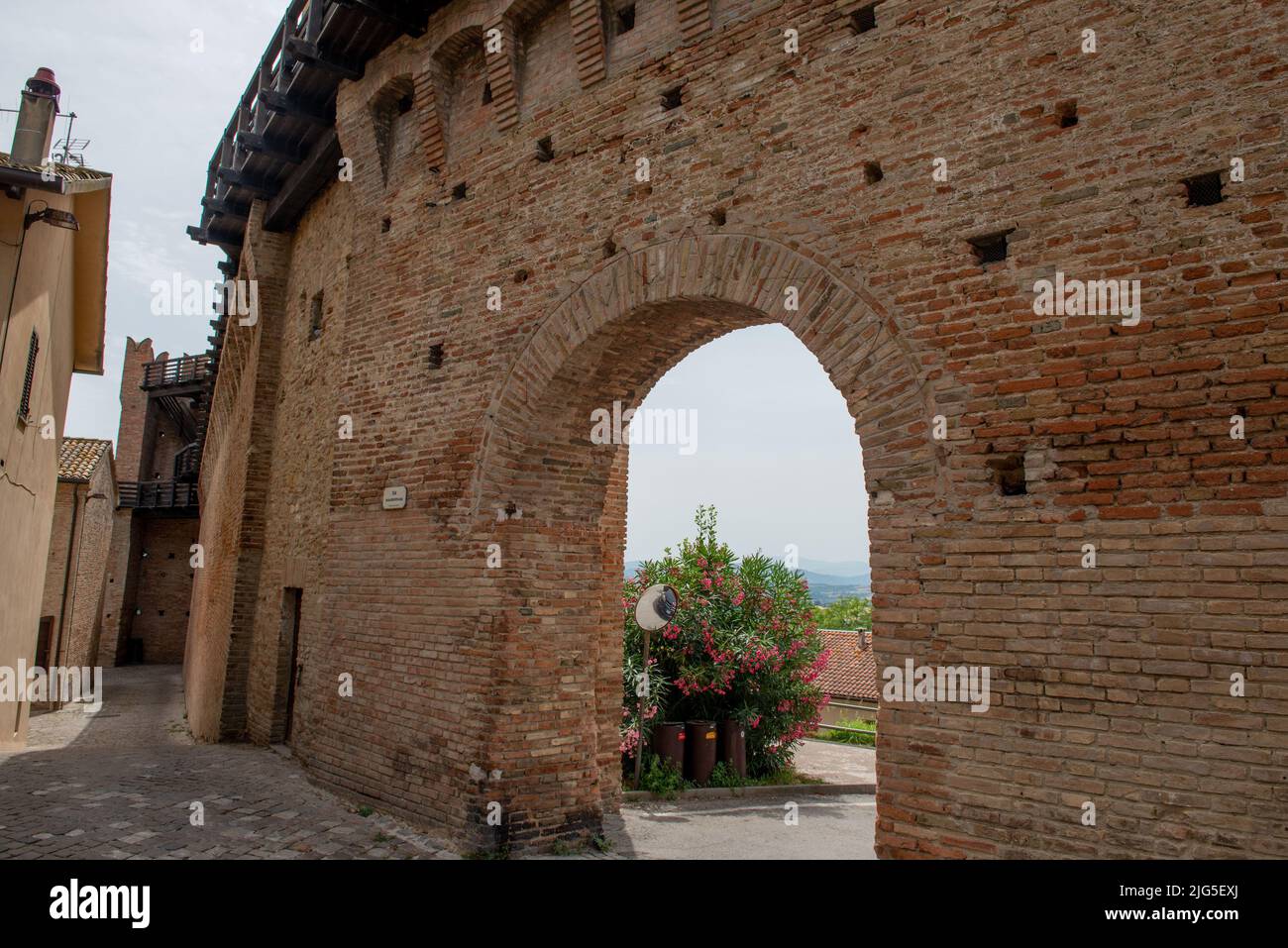 Gradara medieval fortress walls hi-res stock photography and images - Alamy