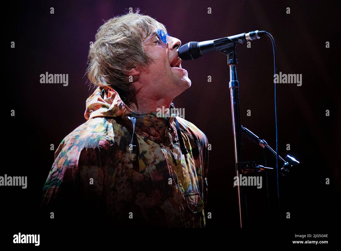 Liam gallagher bassist hi-res stock photography and images - Alamy