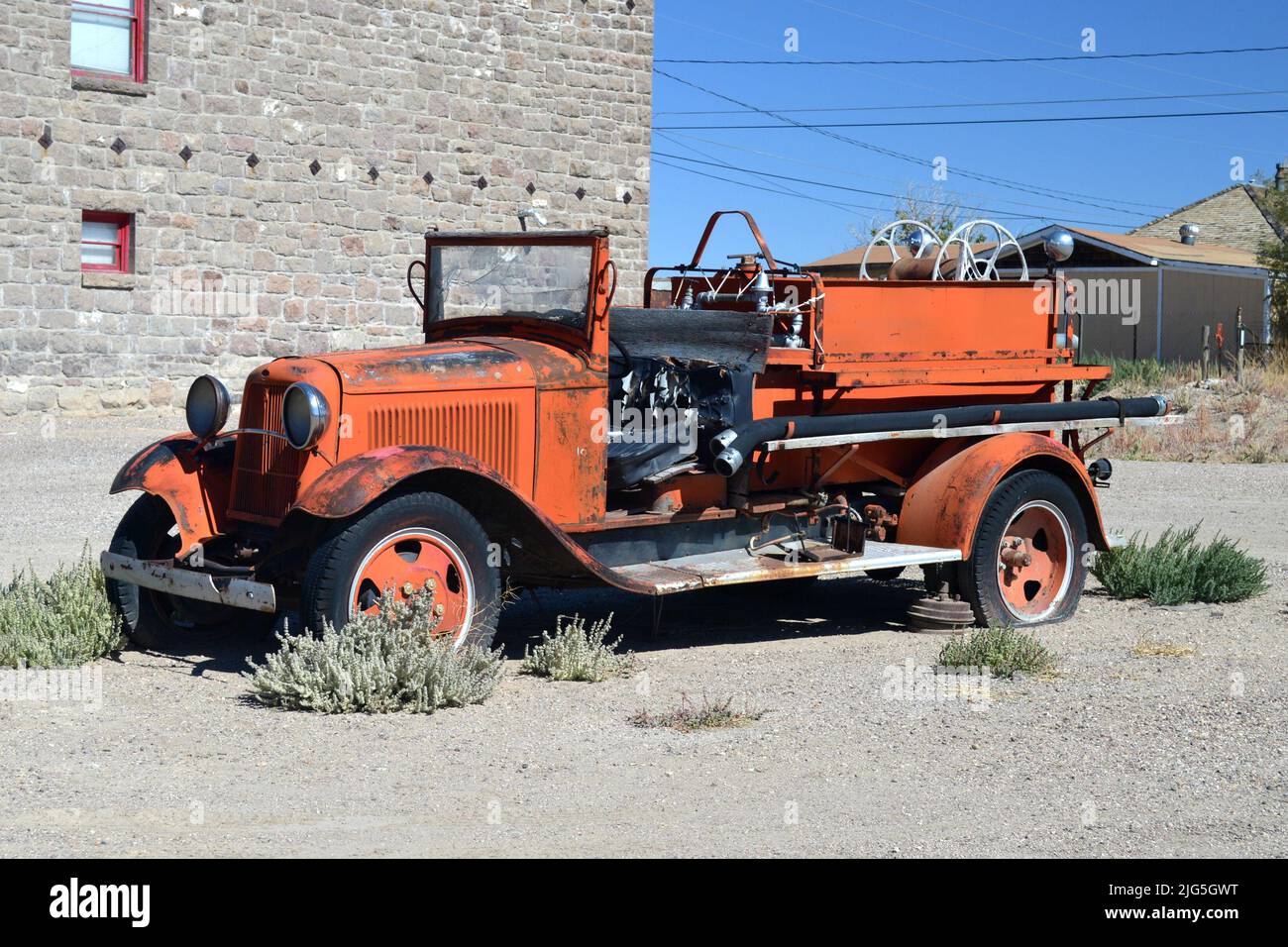 Old ford engine hi-res stock photography and images - Alamy