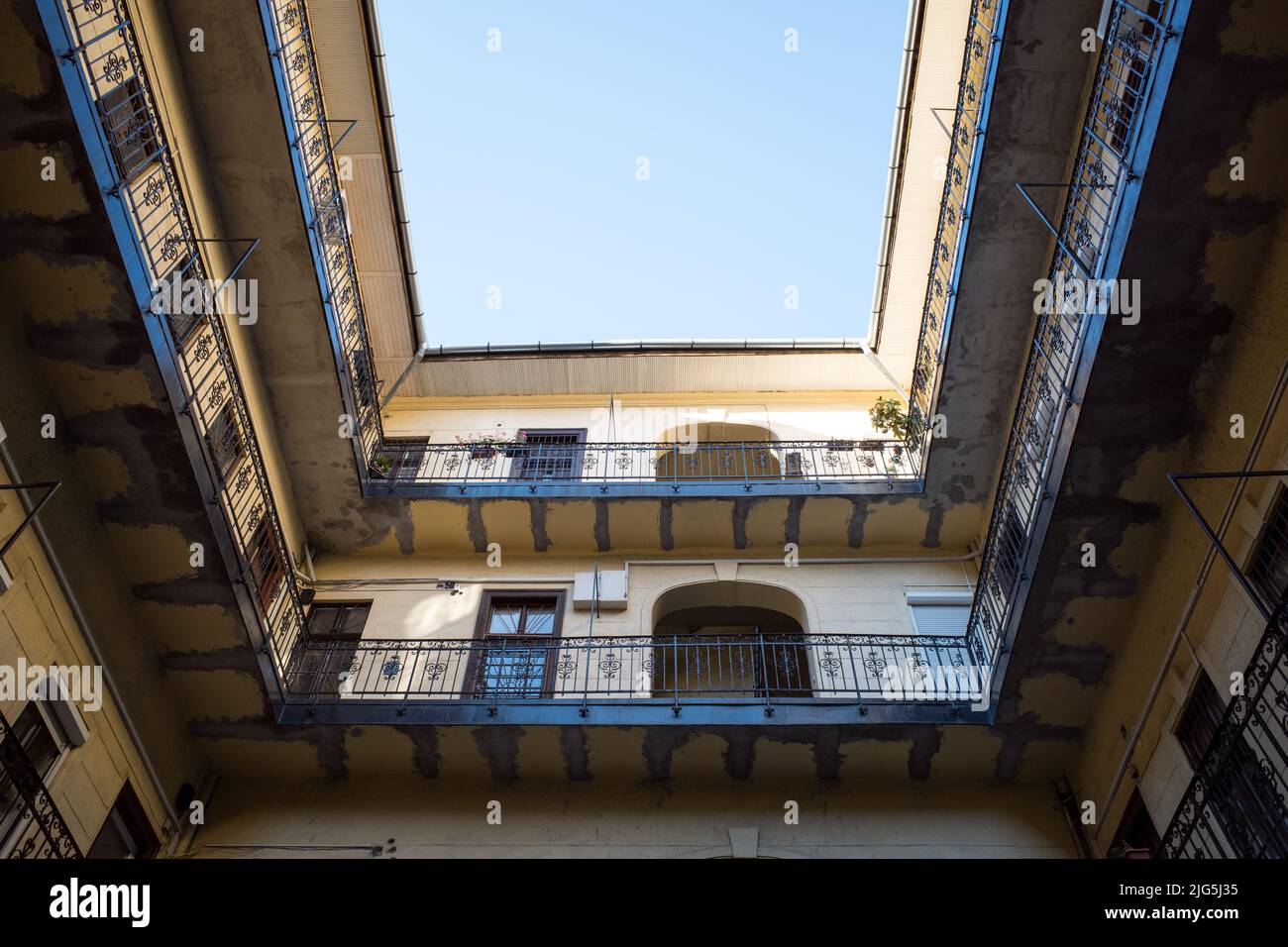 Inner building hi-res stock photography and images - Alamy