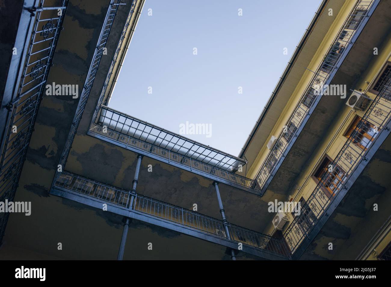 Inner building hi-res stock photography and images - Alamy